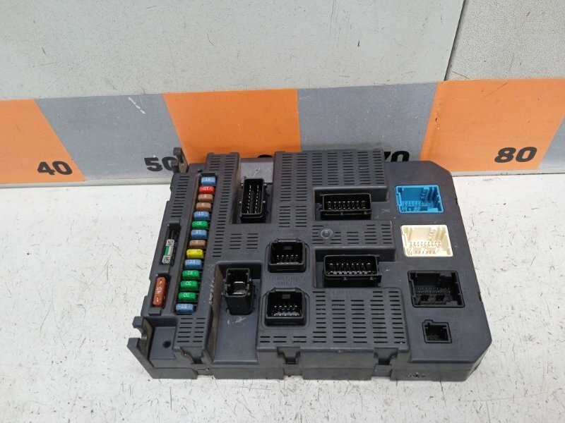 Б/У Пежо 308 Блок предохранителей Peugeot 308 2008 4A, 4C 236175 Peugeot-Citroen арт. 9663798180