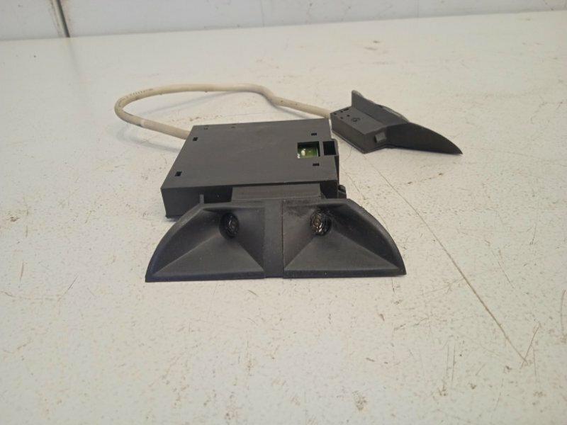 Б/У БМВ Х5 Е53 Датчик сигнализации BMW X5 2000, 2001, 2002, 2003, 2004, 2005, 2006, 2007 E53 67896 BMW арт. 65758379941