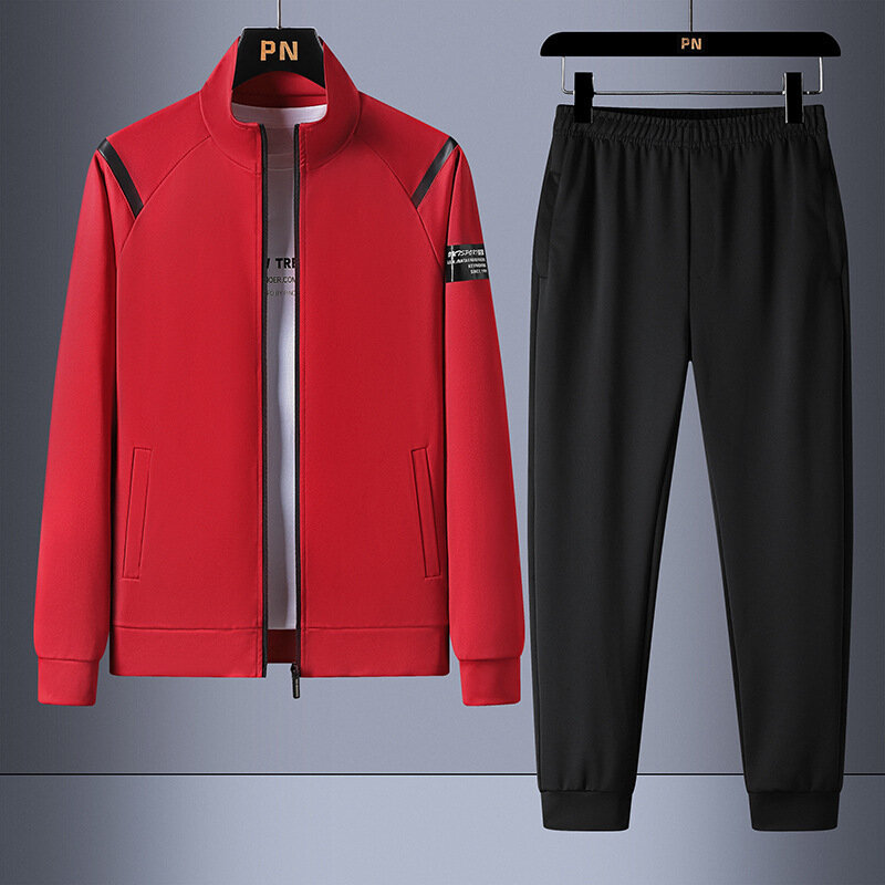 Костюм спортивный