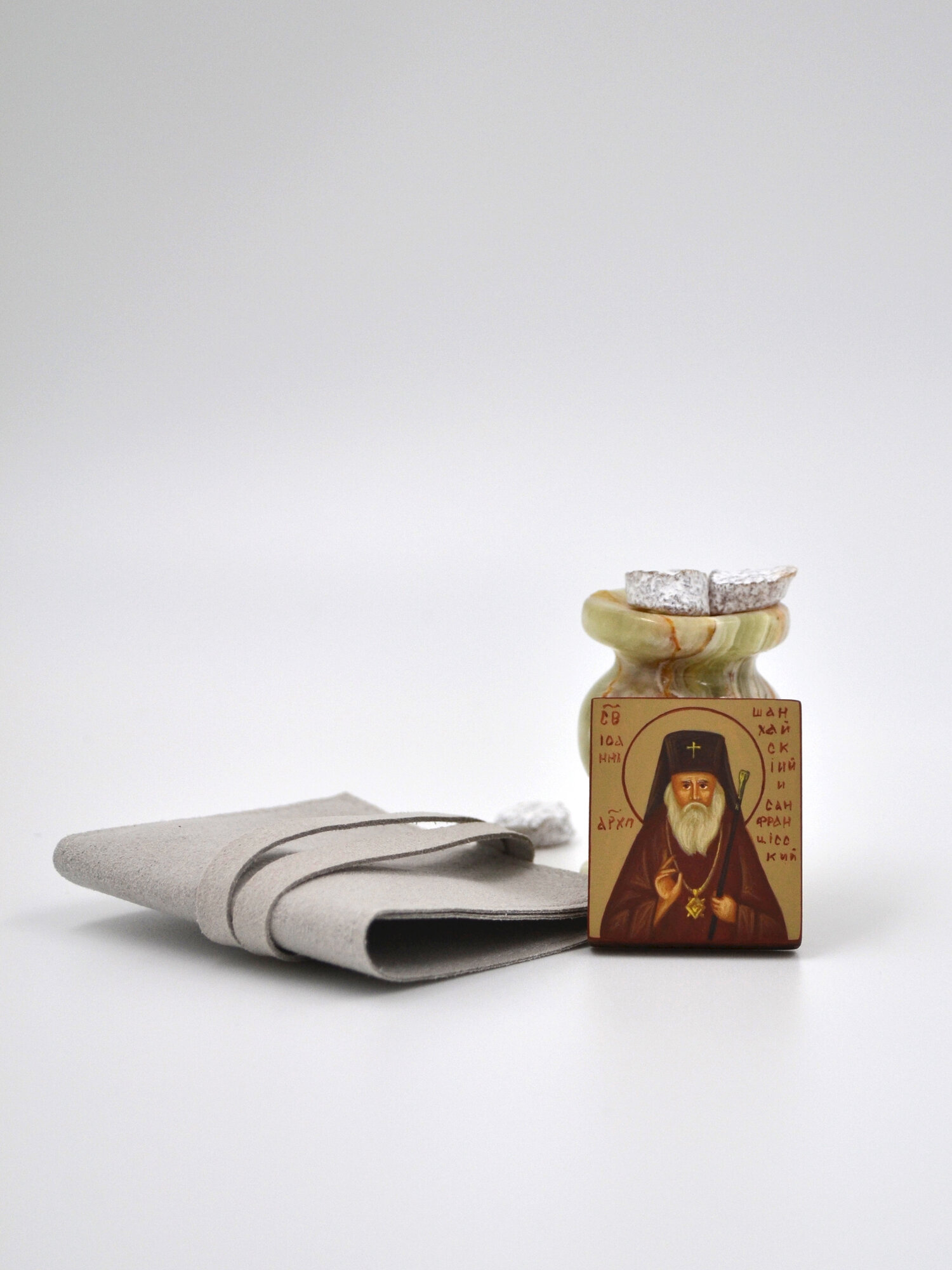 Иоанн Шанхайский рукописная дорожная икона, икона в авто, размер 3х3,5 см