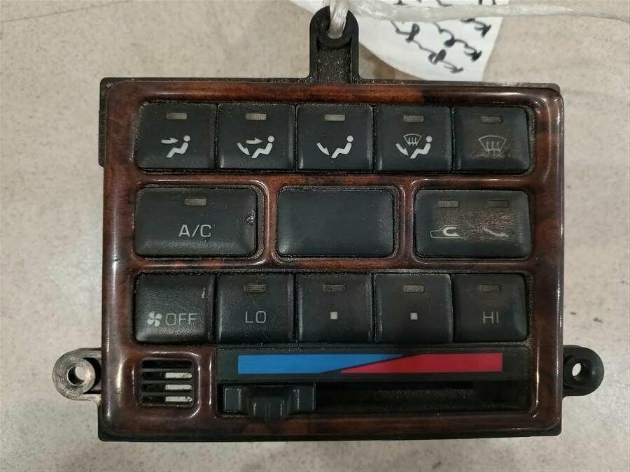 Блок управления климатической установкой от Toyota Land Cruiser 80 1990-1997