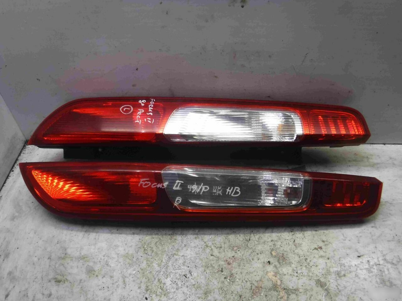 Фонарь задний правый Ford Focus II (2005—2008)