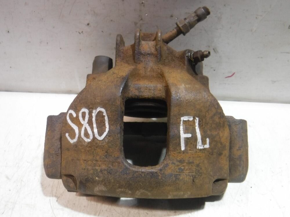 Суппорт передний левый Volvo S80 8251315