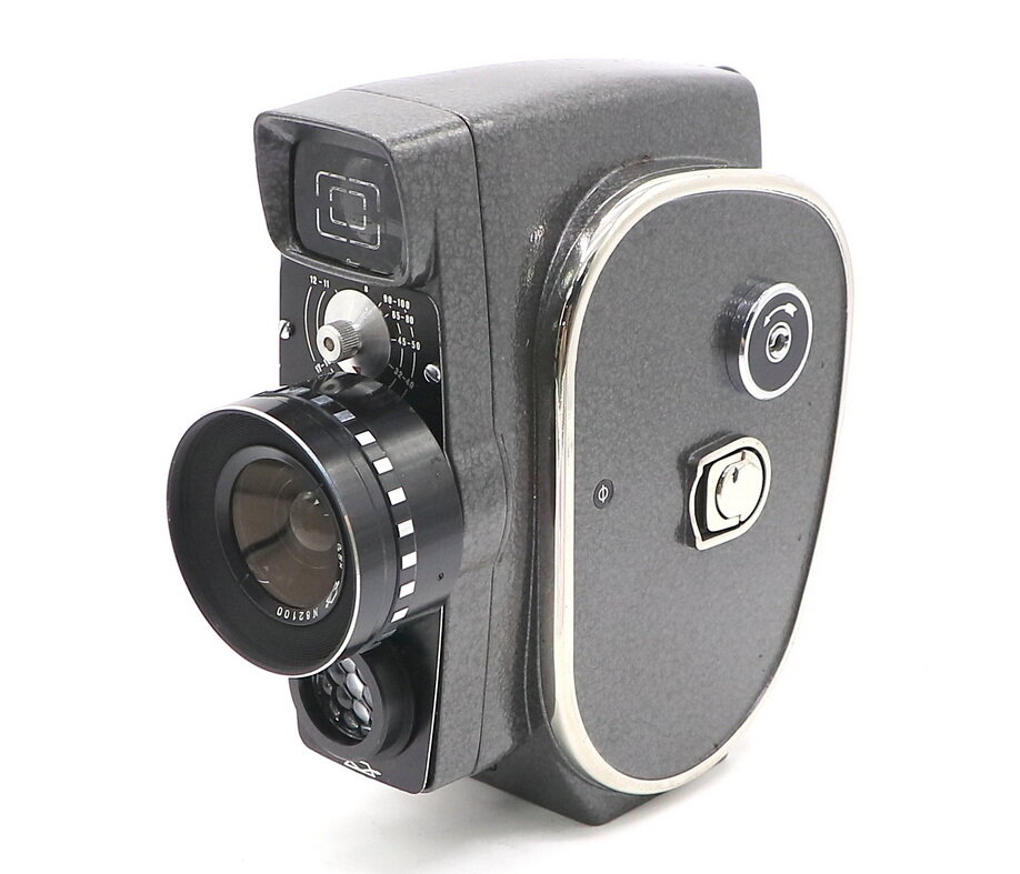 Узкопленочная советская кинокамера Кварц 2м