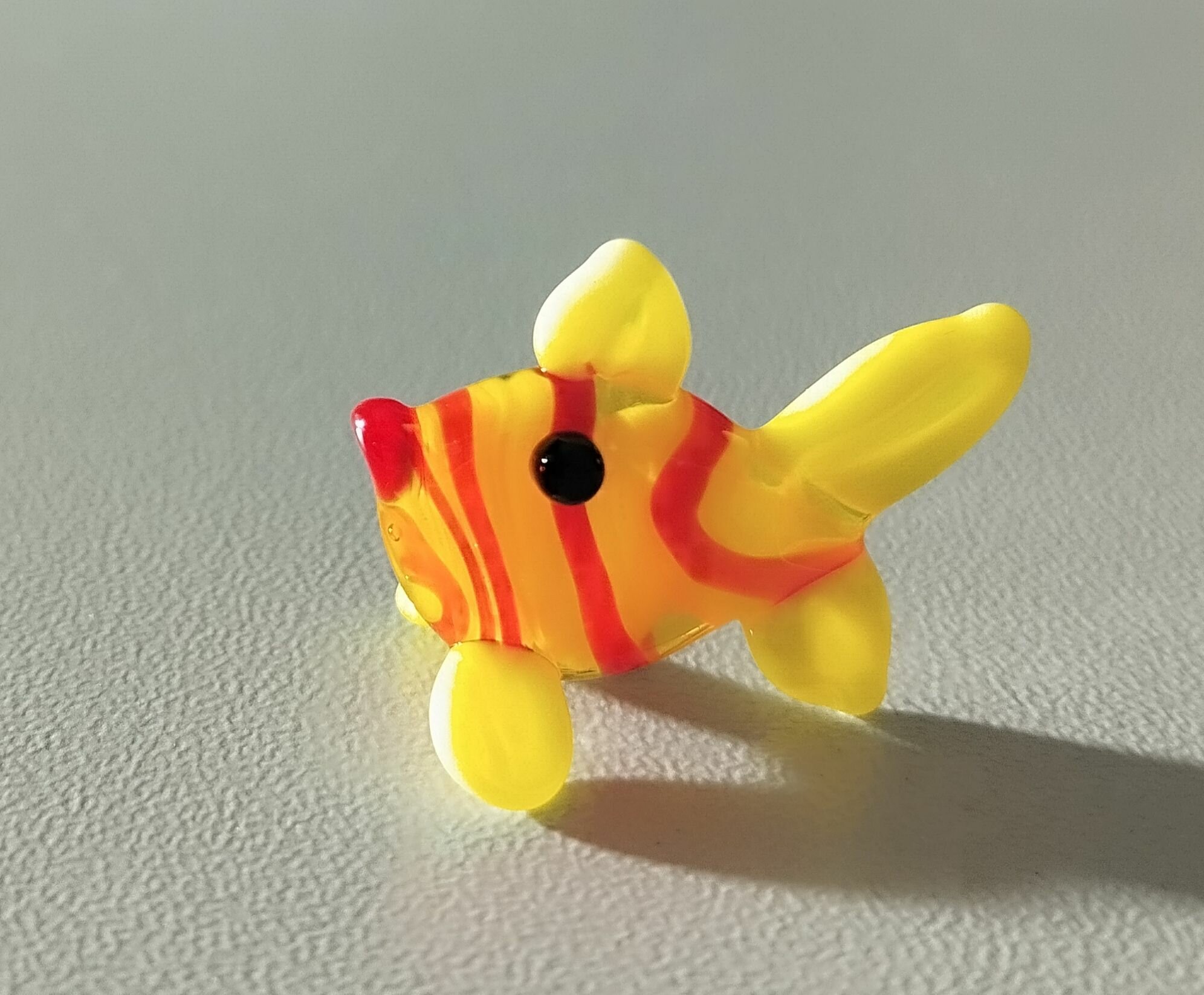 Стеклянная микро фигурка рыба