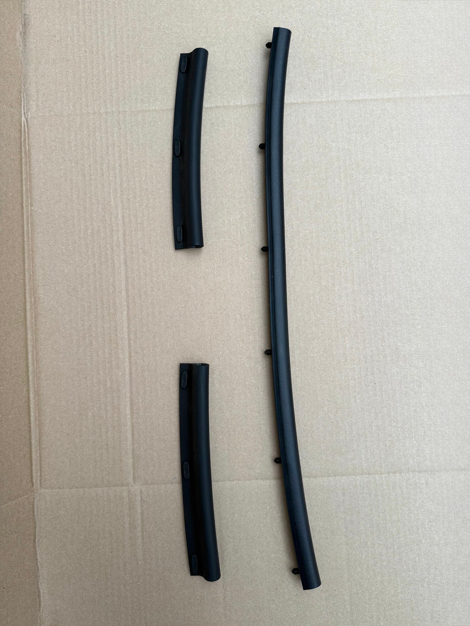 Комплект уплотнителей капота VW Taos оригинал новые