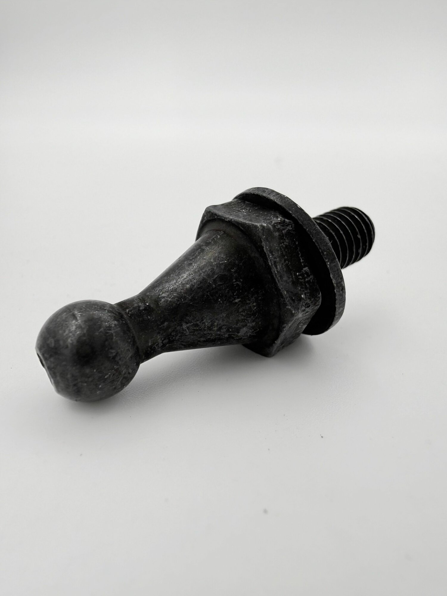 WHT006581A Шаровой палец багажника VAG (1шт) оригинал новый черный, сферический палец для газового упора в багажник