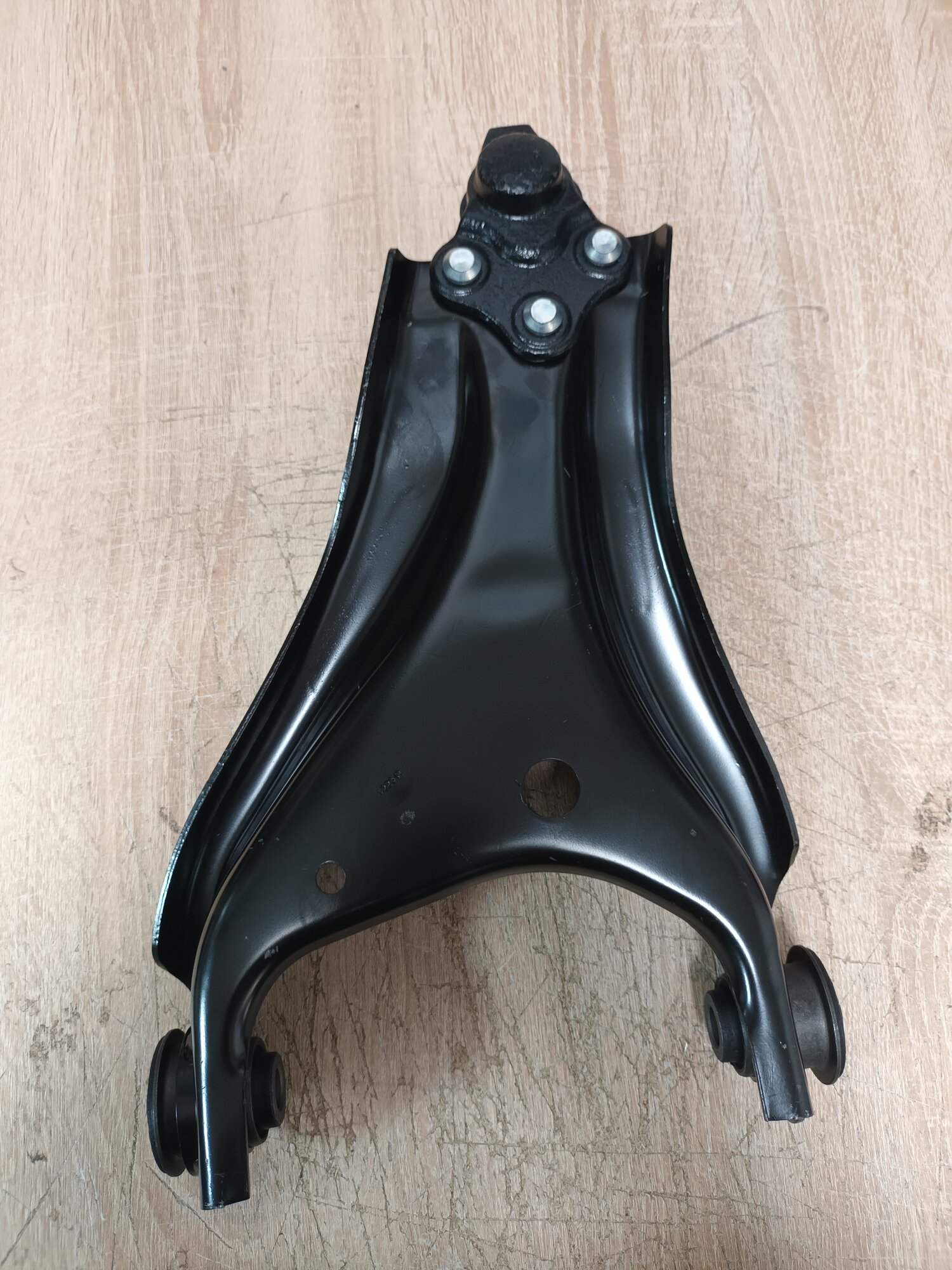 Рычаг передний Рено Дастер с 2010 по2017 правый Китай