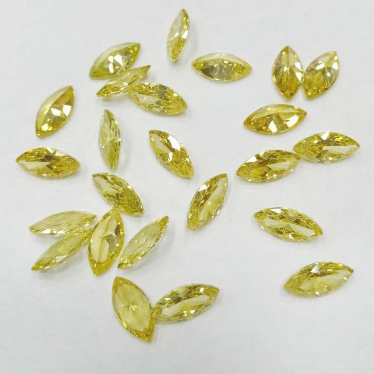 Ювелирный кристалл из фианита, 10х5мм, форма челнок, темный лимонно-желтый, 10 шт.