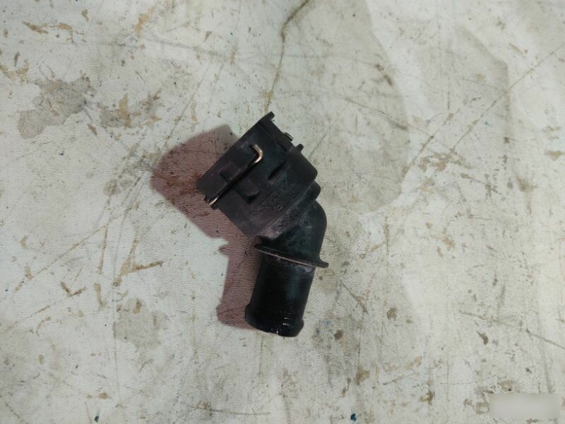 Фланец системы охлаждения Volkswagen Golf MK7 cjza Б/У с пробегом