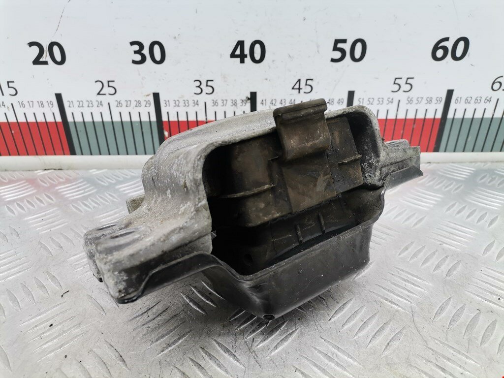 Подушка (опора) крепления двигателя Volkswagen Eos 1K0199555L арт. 2029777