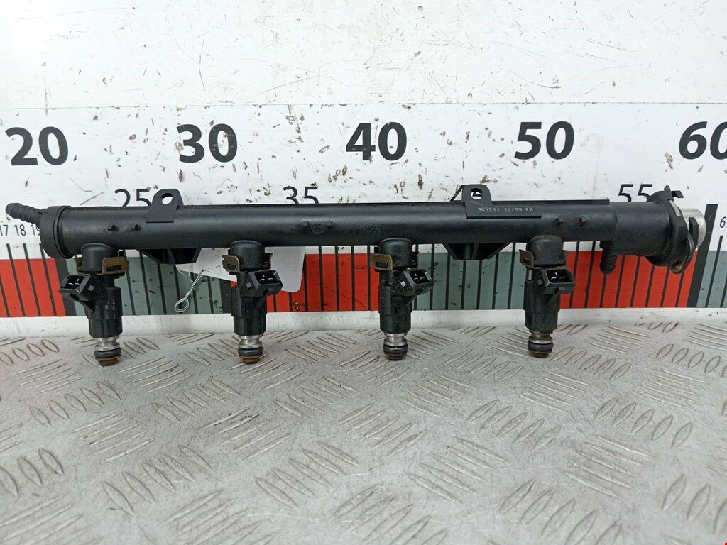 Форсунка бензиновая электрическая Volkswagen Polo 3 030906031E арт. 2188920