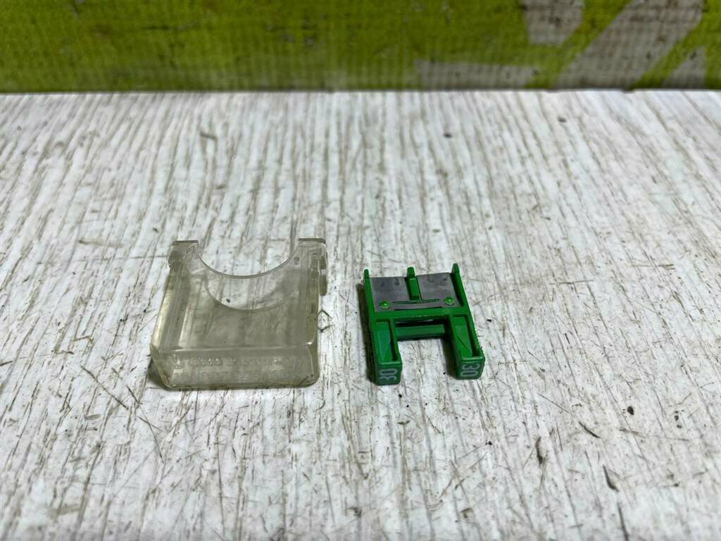 Предохранитель VW Passat B4 94-96