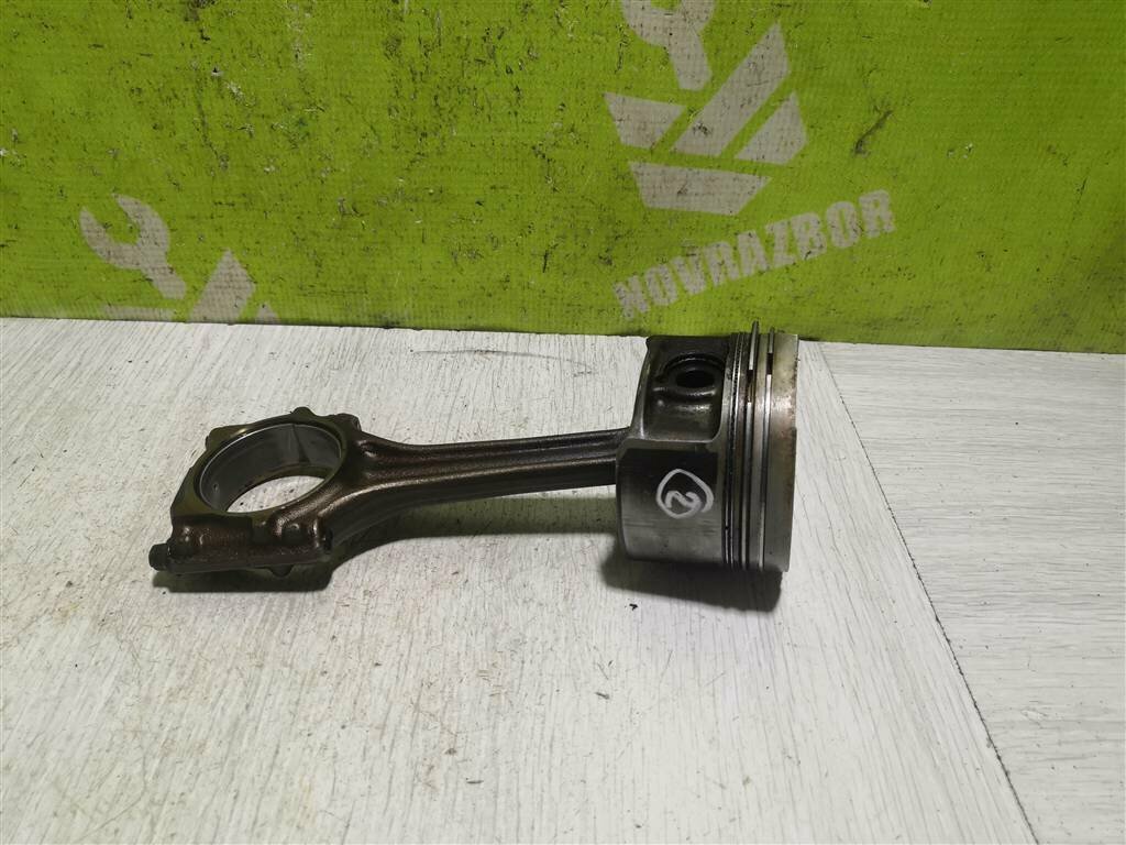 Поршень с шатуном VW Golf 4 Bora 97-05