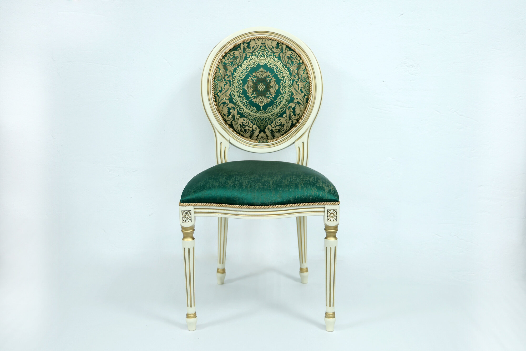 Стул "Медальон", из бука, с турецкой тканью