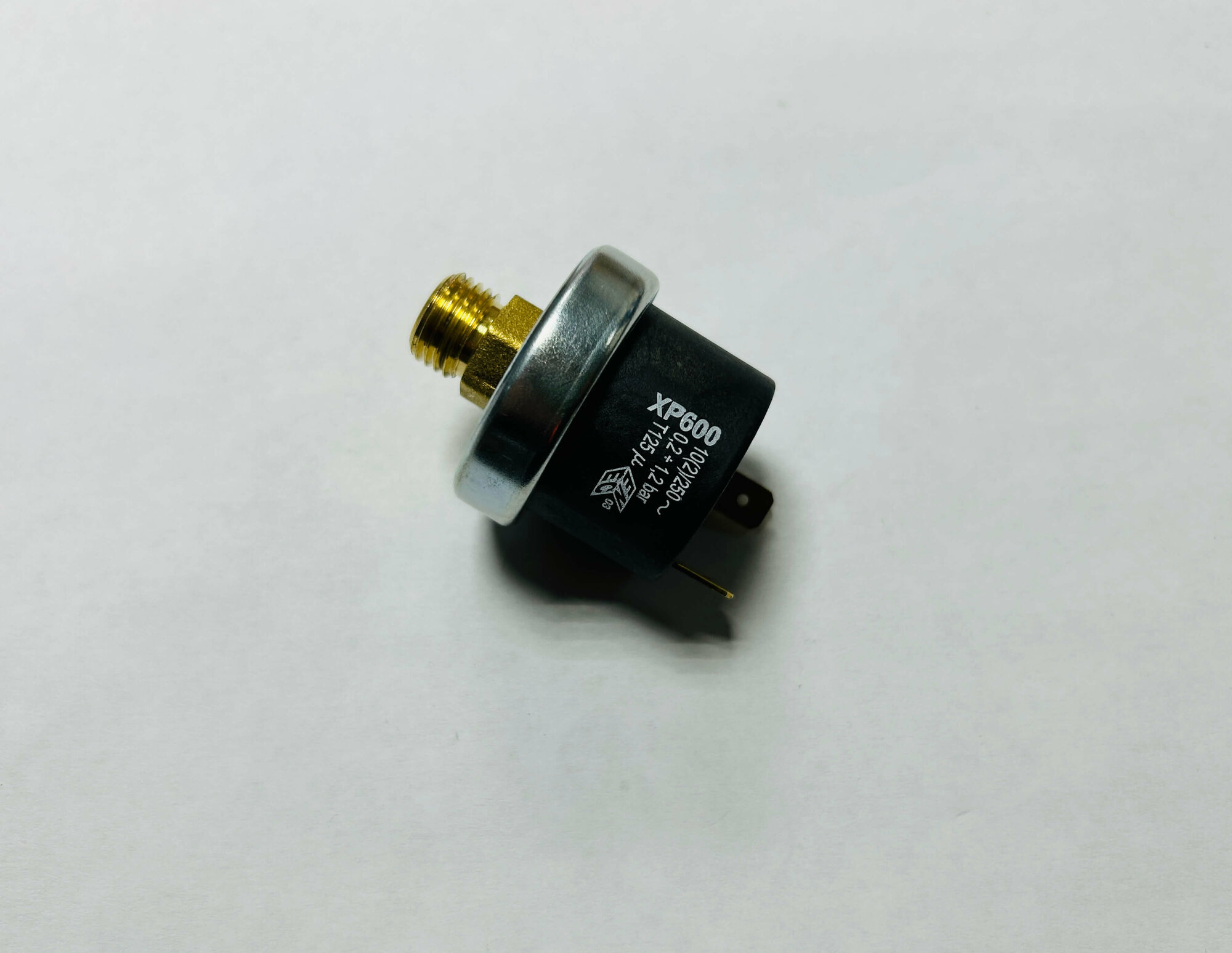 Датчик давления воды XP600 с резьбой 1/4 для котлов Ferroli, Baxi, Ariston, Hermann, Immergas, Berreta, MoraTop