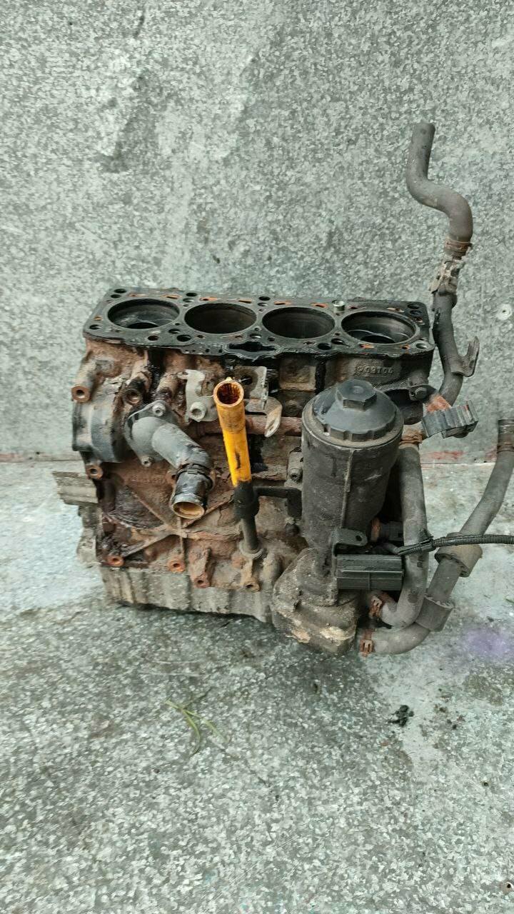 Блок цилиндров Volkswagen Caddy 3 (2004 - 2010) BDJ