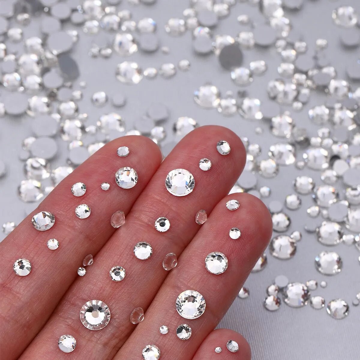 Стразы термоклеевые Crystal AB "серебро" 1400шт (50гр.), размер ss16, стеклянные, горячей фиксации. стеклянные стразы стразы горячей фиксации термоклеевые стразы