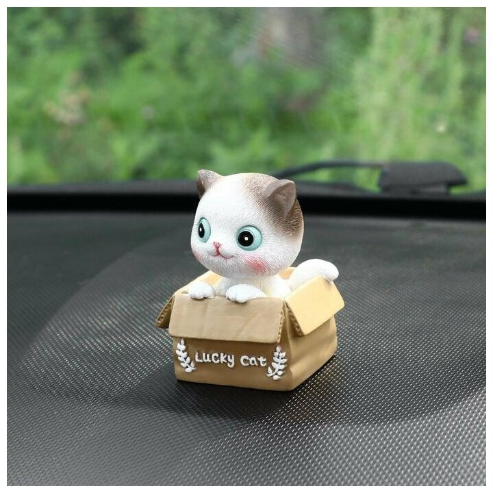 Игрушка на панель авто "Счастливый котик, качающий головой"
