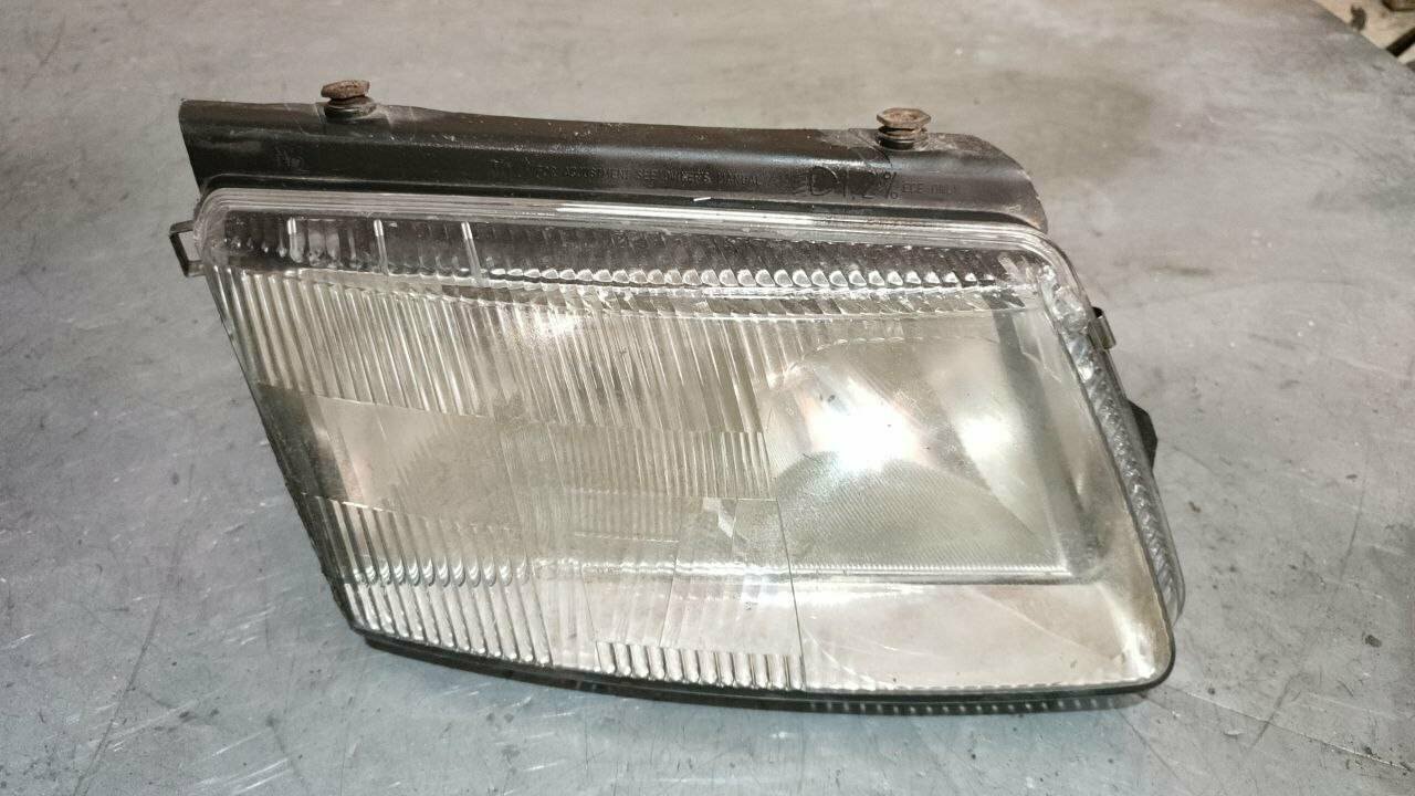 Фара правая Volkswagen Passat B5 1997 081411101R