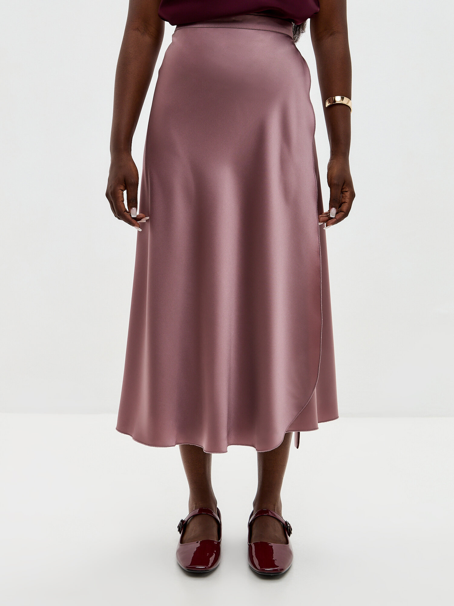 Юбка миди атласная розовая пудра на запах с завязками