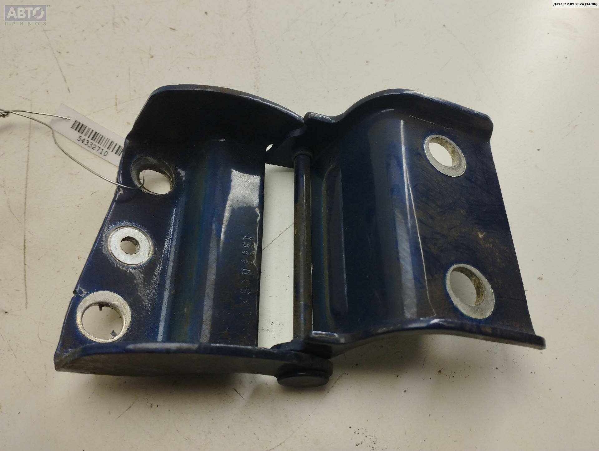 Петля крышки (двери) багажника Chrysler Voyager (2001-2007)