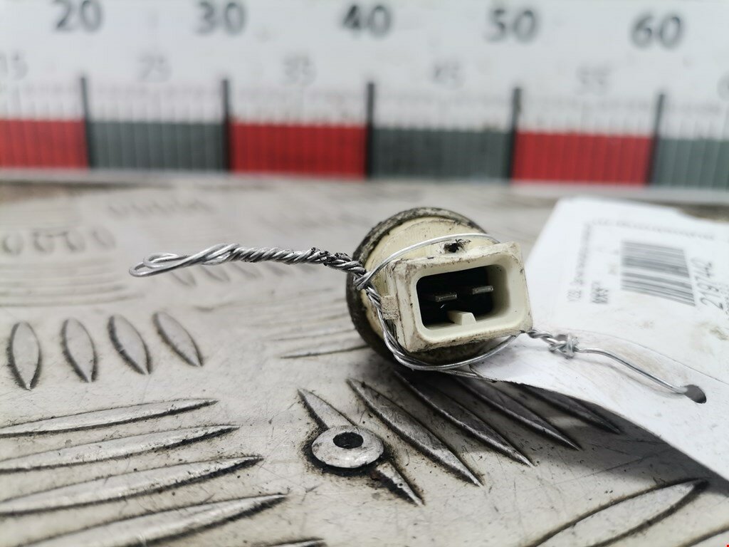 Датчик температуры охлаждающей жидкости Renault Espace 3 арт. 2197442