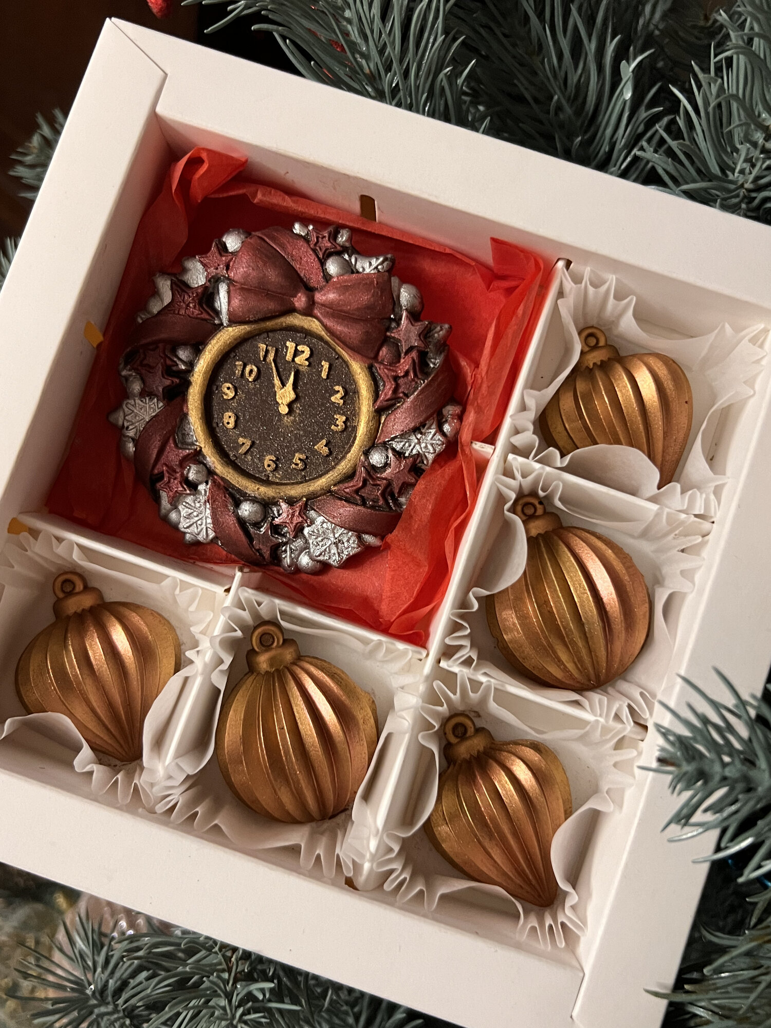 Шоколадный набор "Конфеты на новый год" №32, темный шоколад, ручная работа