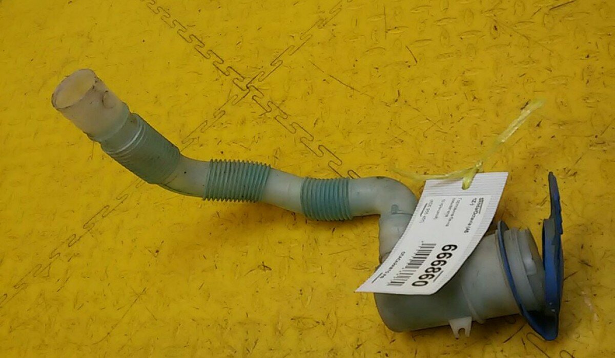 Горловина бачка омывателя Octavia (A5 1Z-) Skoda 8D0955455