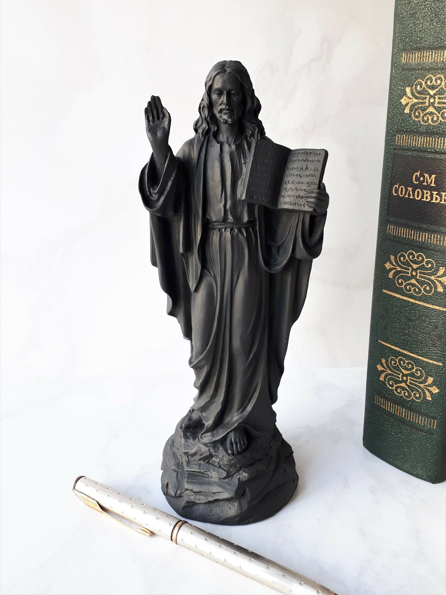 Статуэтка Иисус, высота 18см. Мраморная крошка. Цвет черный. Религиозная, православная фигурка.