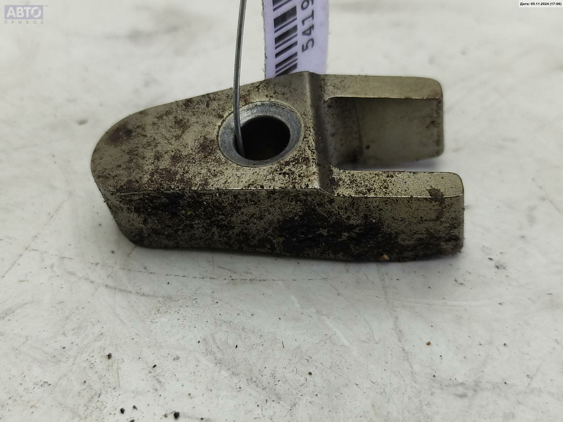 Скоба (кронштейн) крепления форсунки Mercedes E-Class W211 (2002-2009)