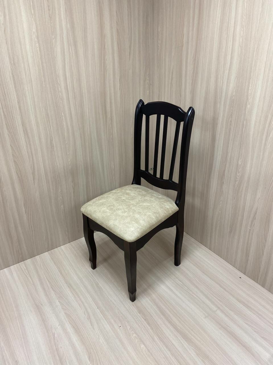 Стул, массив берёзы, мягкая спинка, высота 96см, высота сиденья 45см. крепление металл. цвет венге