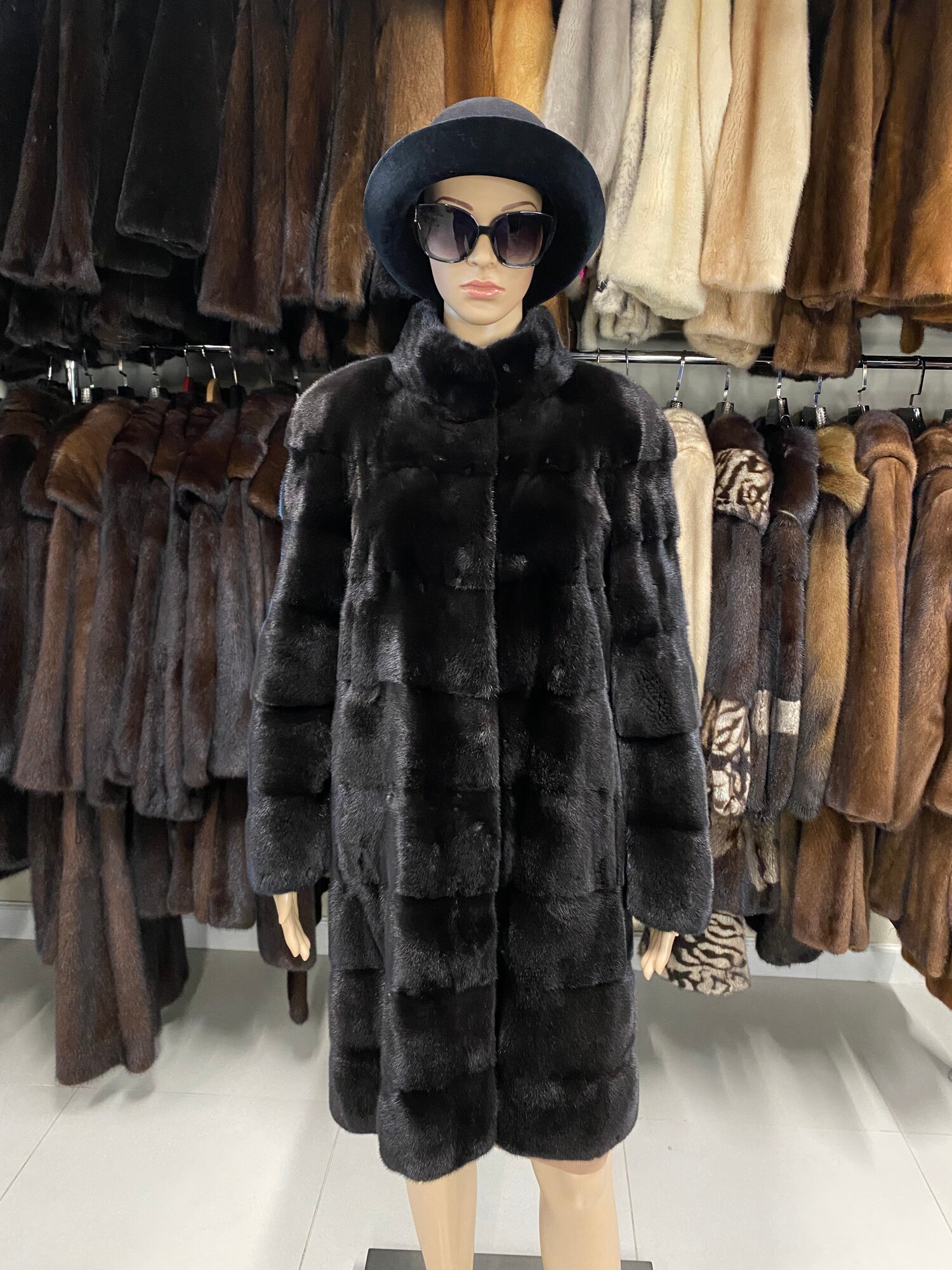 Шуба. Натуральная. Норка. Шикарная 42-44 р.