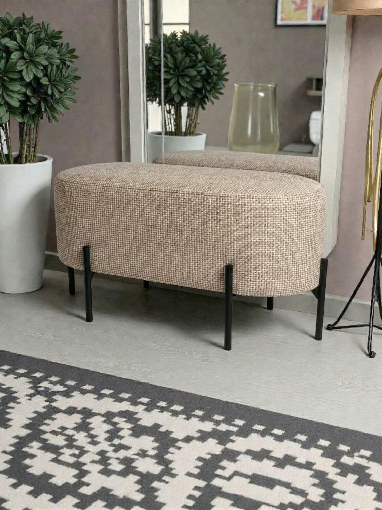 Банкетка для туалетного столика, пуф дизайнерский в гостиную, спальню с ножками с черным покрытием, овальный 78х42x32, бежевая рогожка