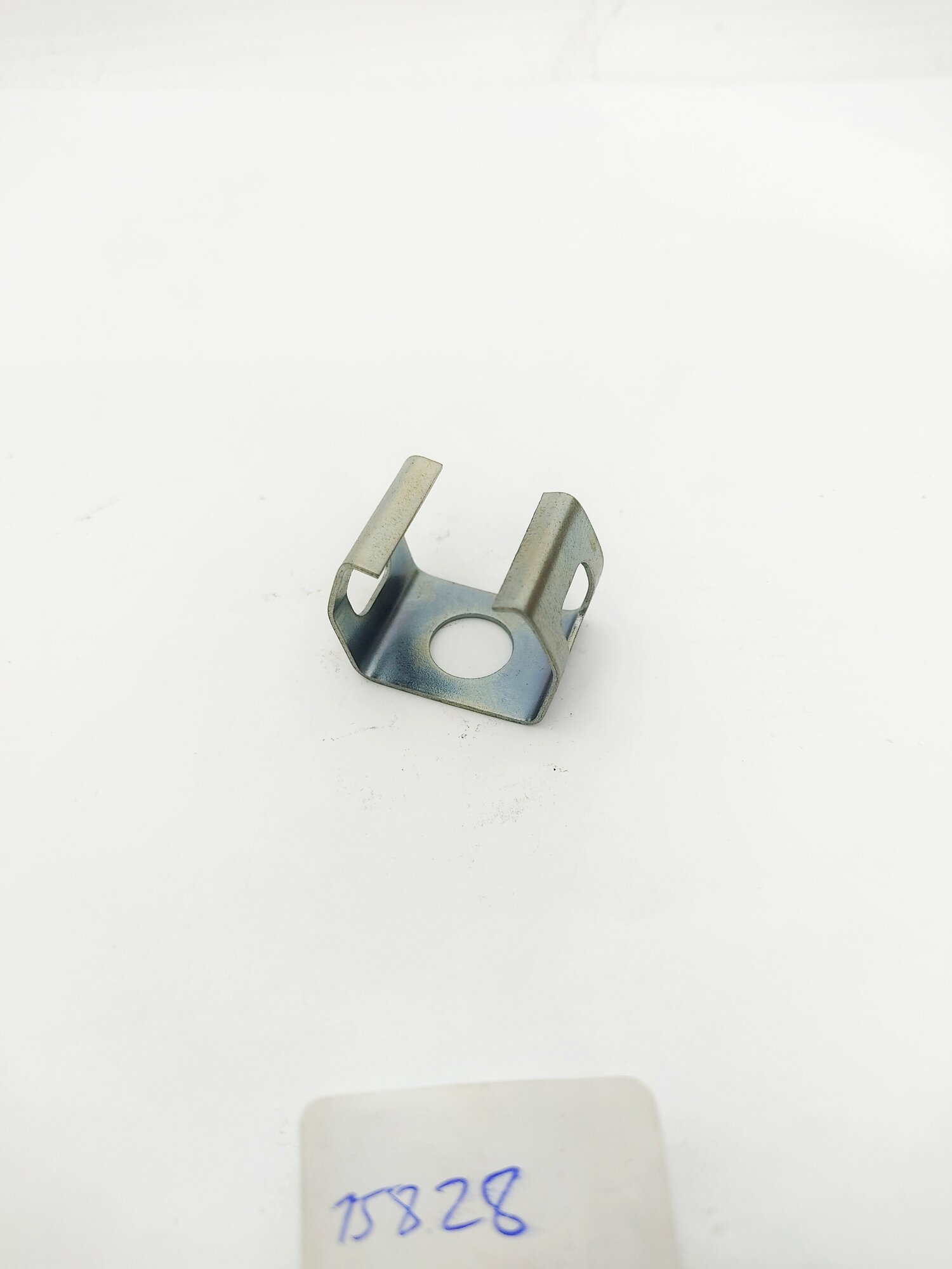 Скоба тормозного шланга 2108