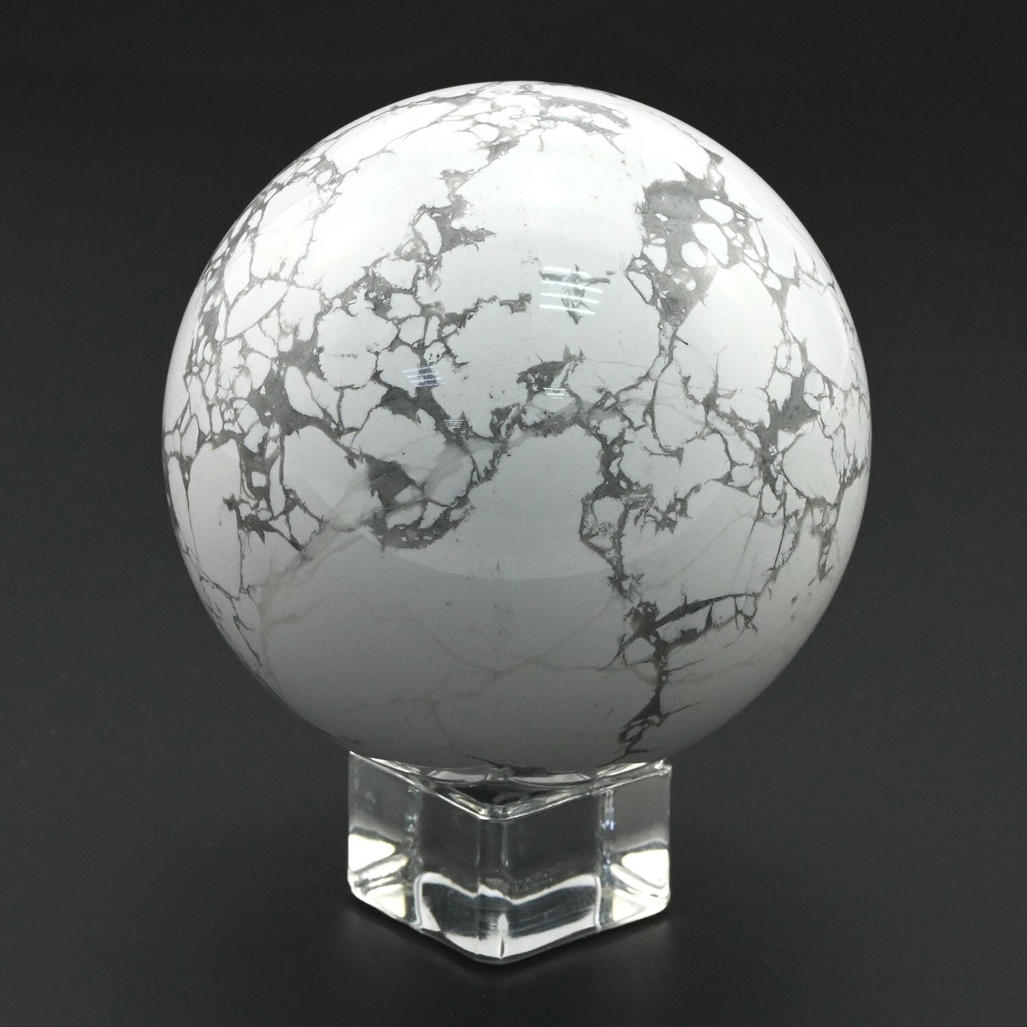 Шар из говлита диаметр 69мм .