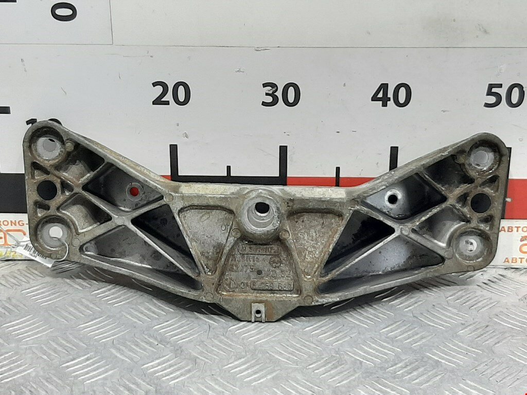 Кронштейн (крепление лапа траверса) кпп BMW 7-Series (E65/E66) 22326759680 арт. 647941