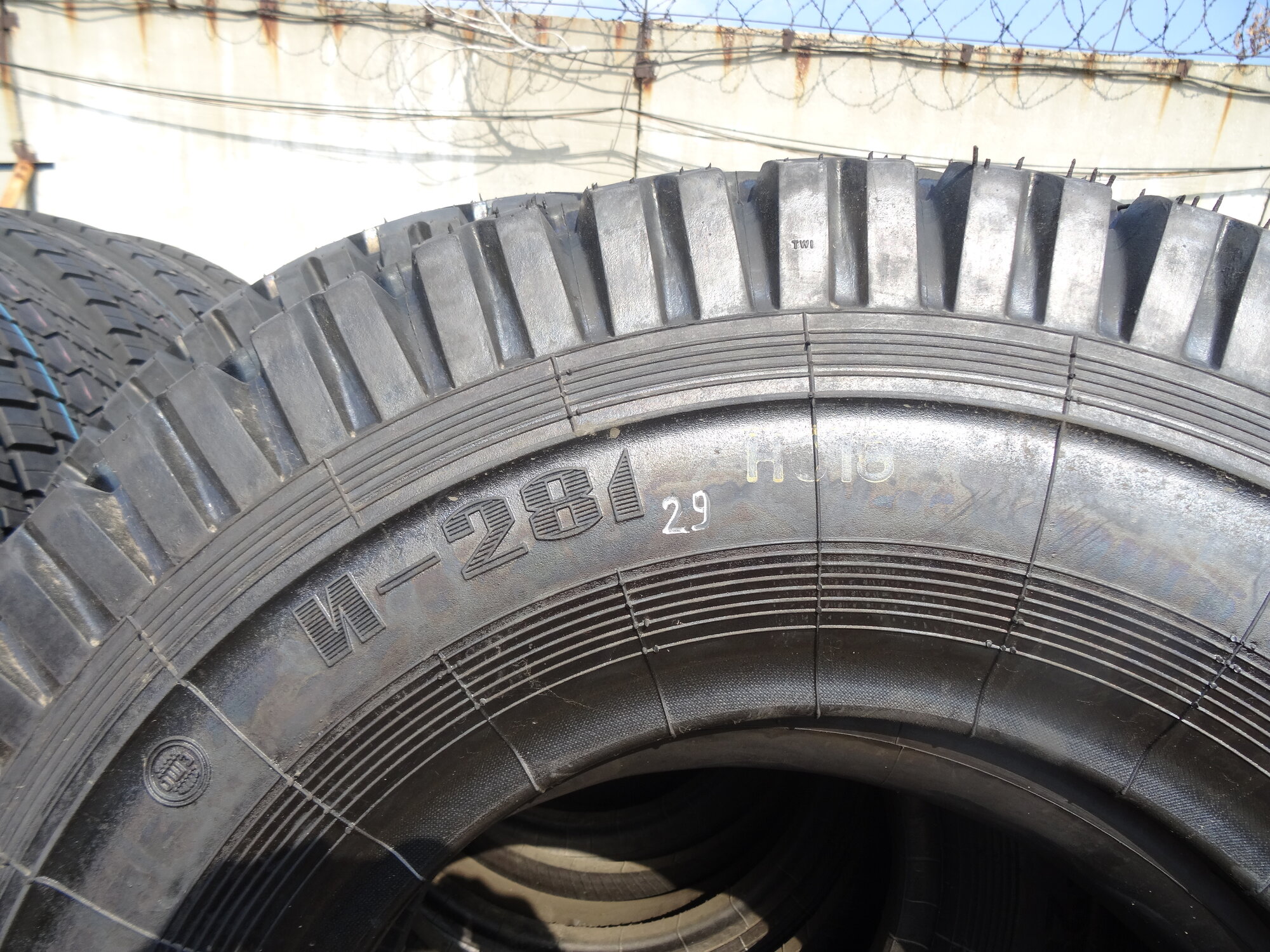 Шина всесезонная КамАЗ, ЗИЛ (Омск)