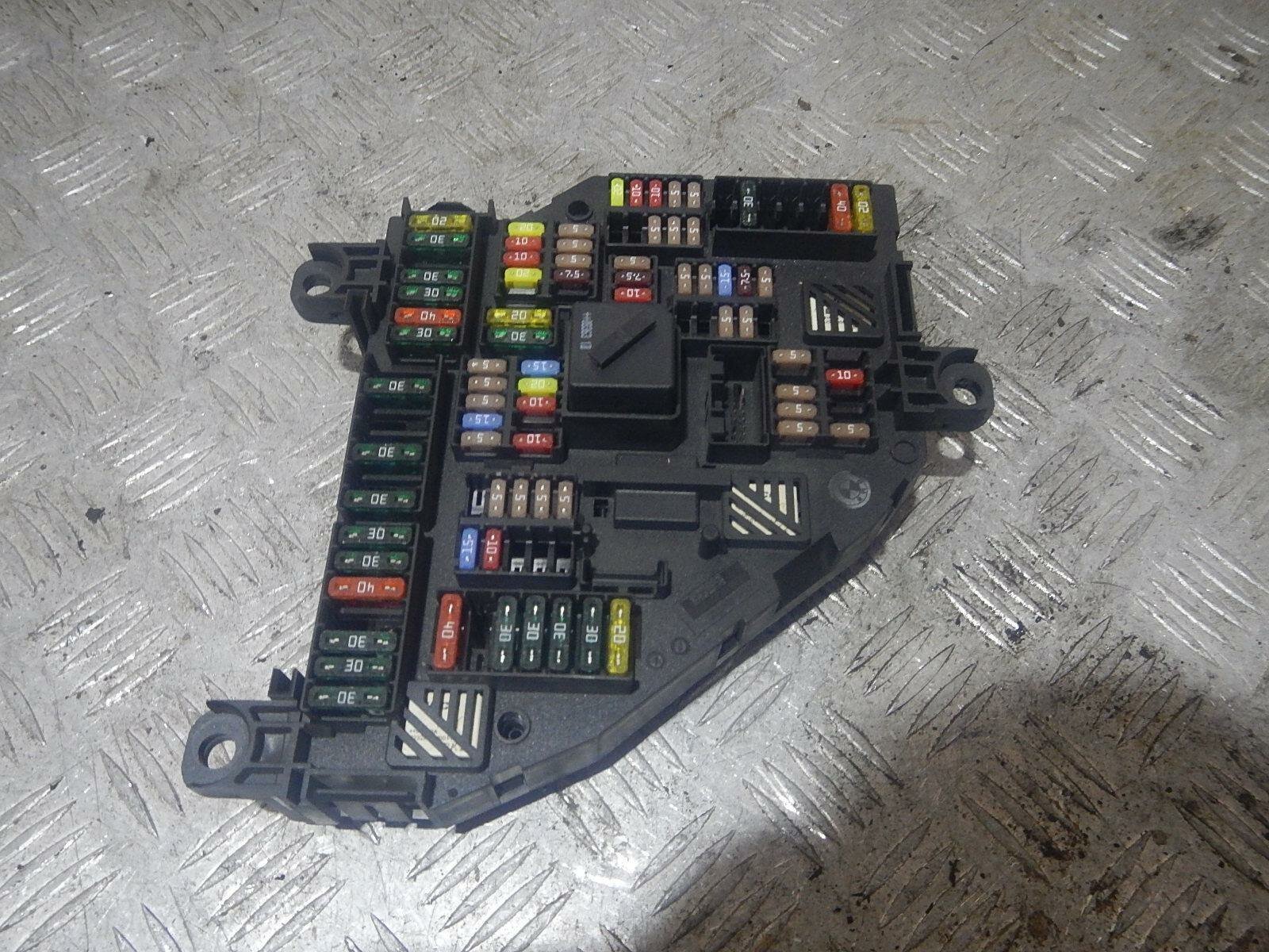 Б/У Блок предохранителей, BMW (БМВ)-7 (F01, F02) (08-) BMW 7 (F01, F02) (08-14) Сломано одно крепление 365723 BMW арт. 6...