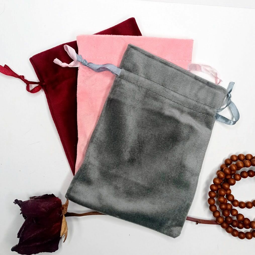 Комплект мешочков для таро, рун, аксессуаров 3 шт. (пастель, бархатистая ткань,13х17,5 см)