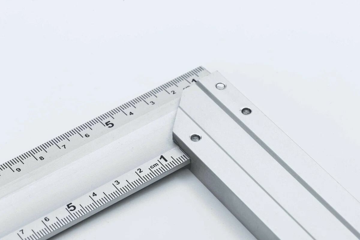 ALUKOMTOOLS Строительный угольник алюминиевый 300 мм 211513300A