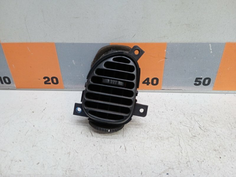 Б/У Хендай Старекс H1 Дефлектор воздушный Hyundai H1 1997-2004 Лев. 258304 Hyundai-KIA арт. 974504A000