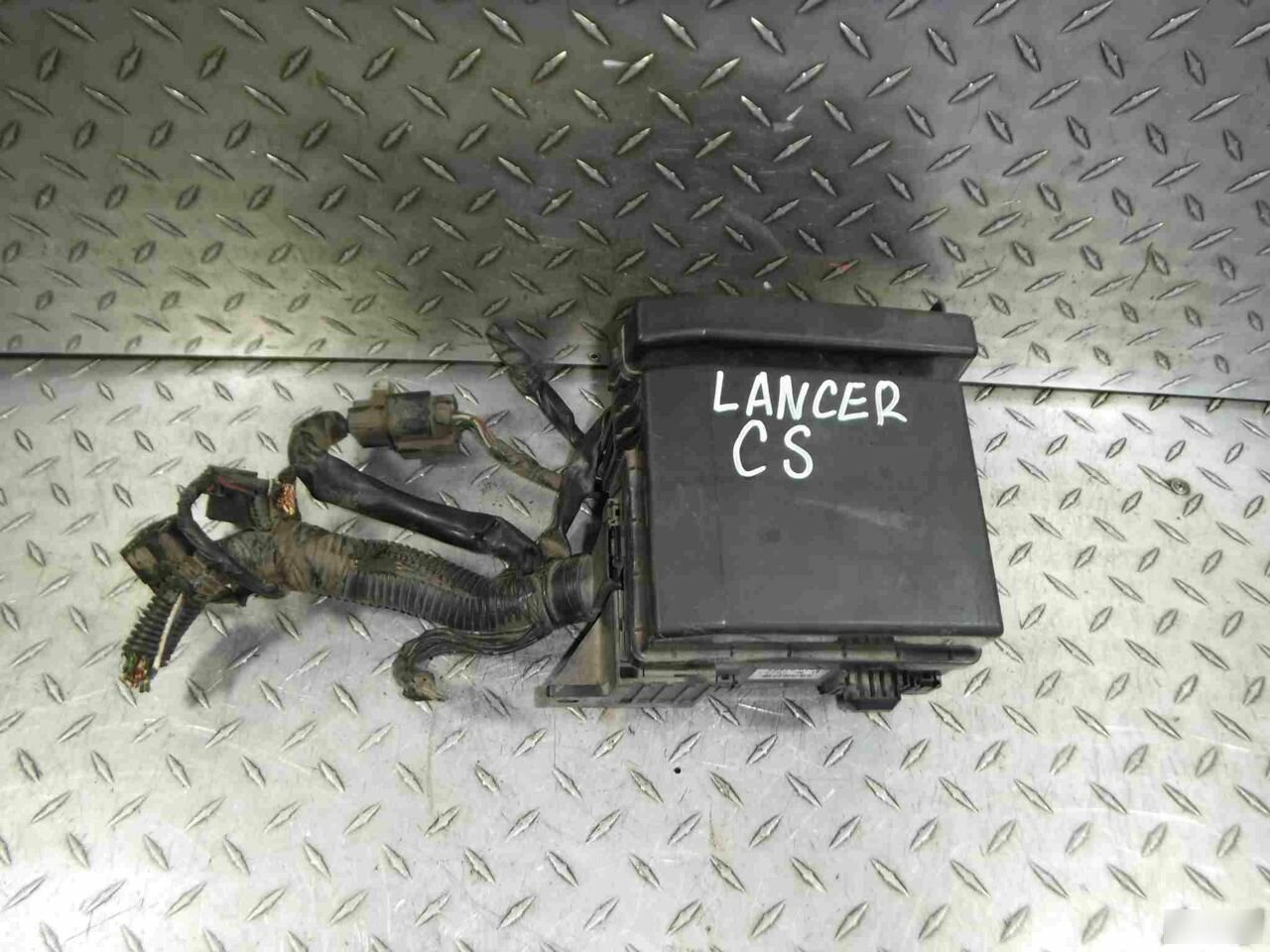 Блок предохранителей Mitsubishi Lancer IX (2000—2007) MN151059