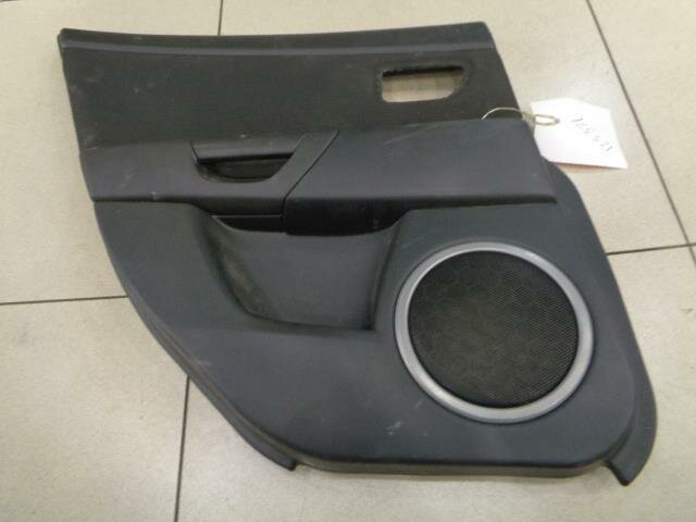 Обшивка двери задней левой от Mazda 3 bk 2003-2009