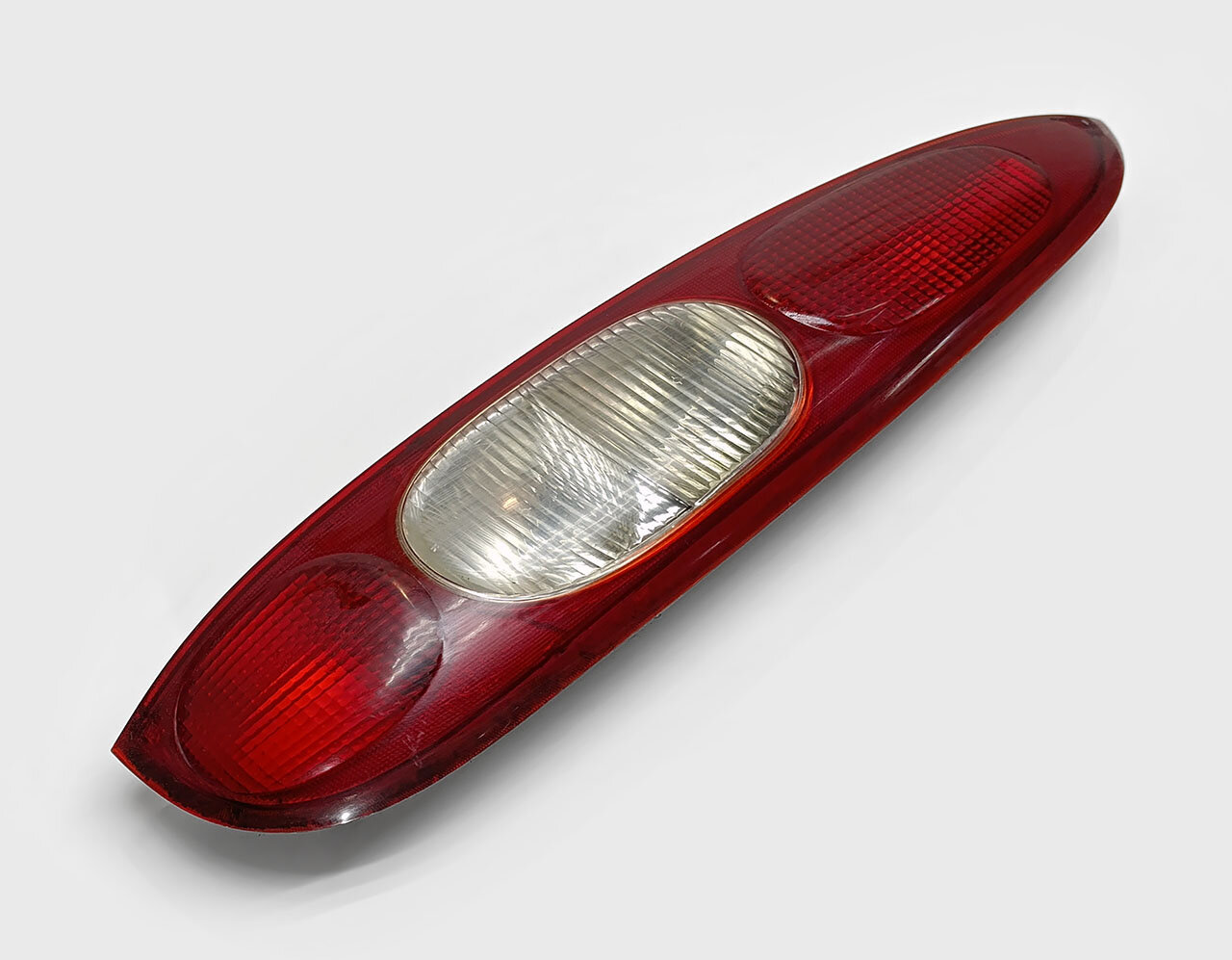 Фонарь правый Kia Clarus универсал