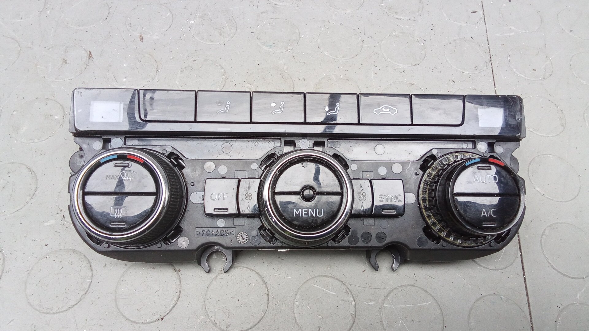 Блок управления печки и климат-контроля SKODA OCTAVIA A7
