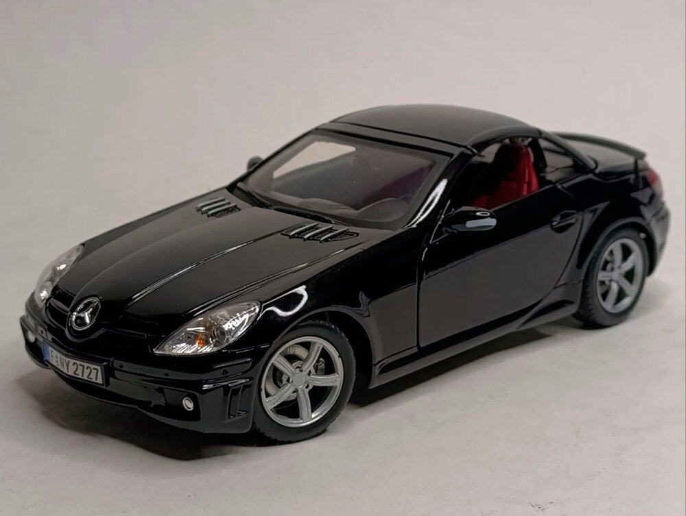 Модель коллекционная MOTORMAX Mercedes slk 55 amg black 1:18 motormax