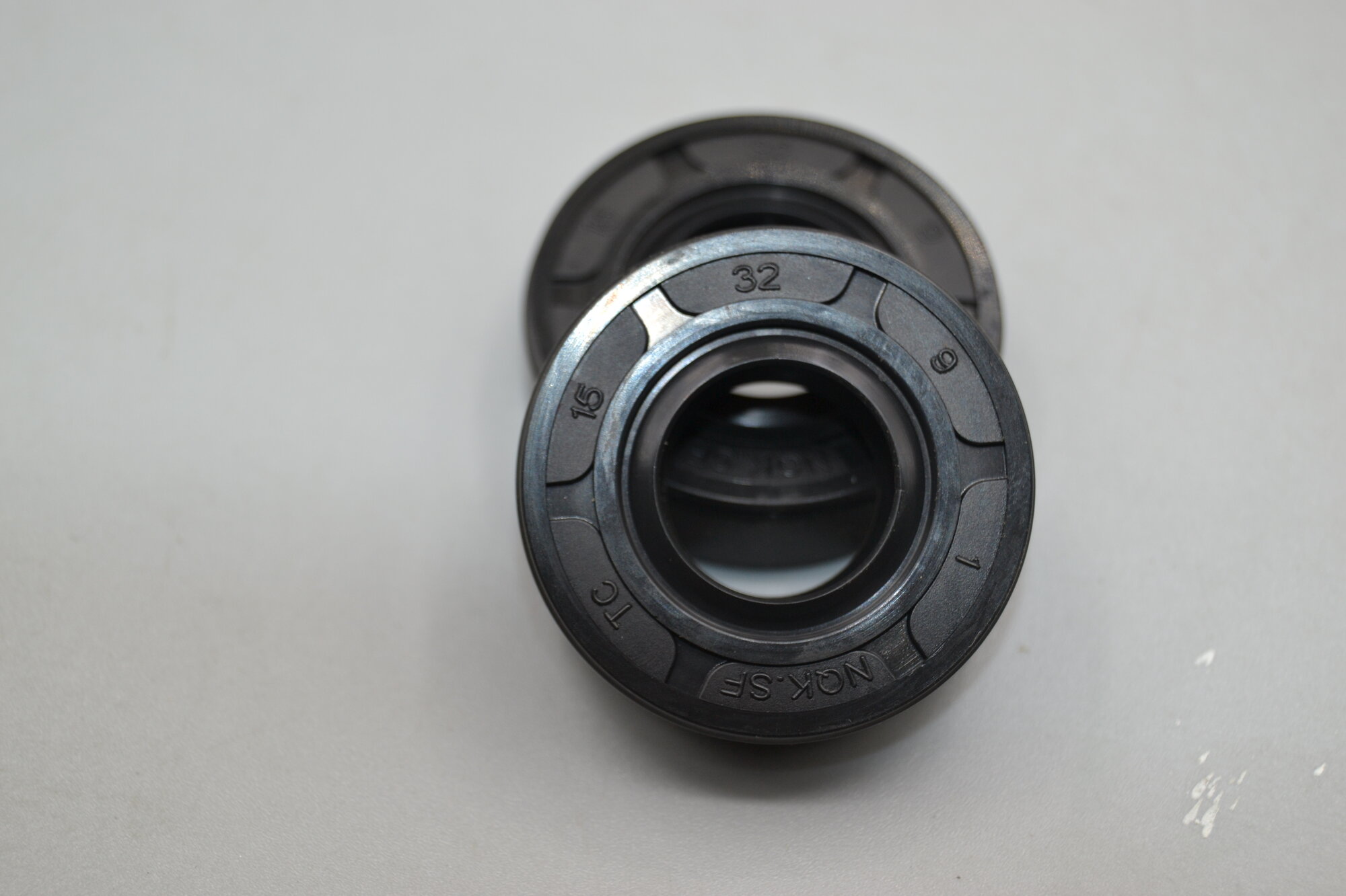 Манжеты сальники 15х32х9, (2шт)