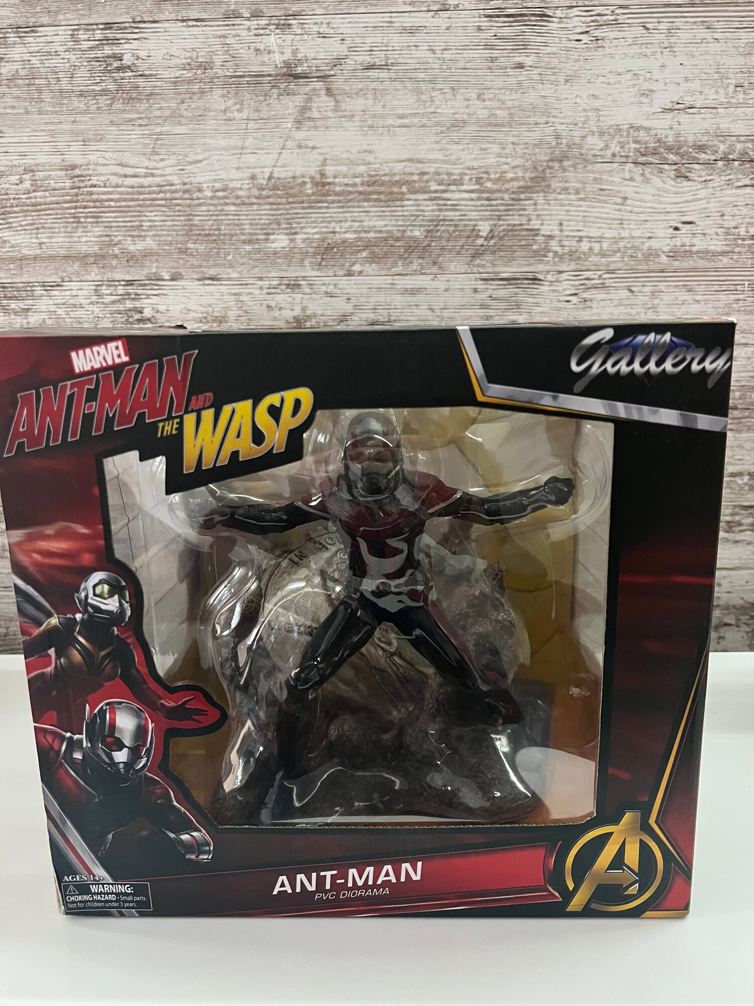 Фигурка DC Человек- муравей Ant-Man