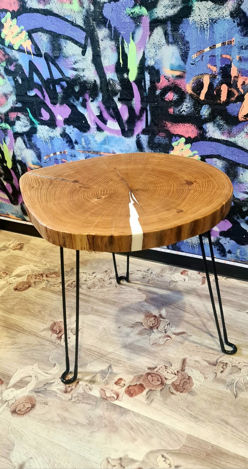 Столик журнальный, из массива дерева, круглый, натуральный дуб